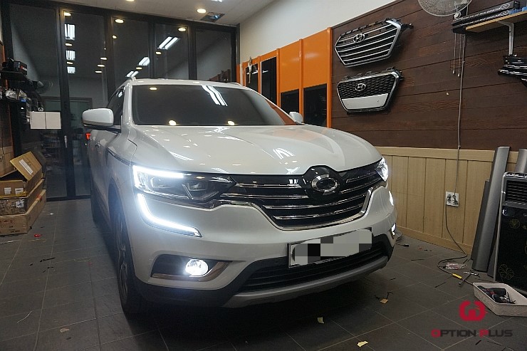 QM6오스람포그램프101 / LED무선충전컵홀더 플레이트 / LED도어캐치 / 콘솔LED / LED무빙도어스커프 / 실내LED / 트렁크LED바 교체 인스톨 / 의정부 ...