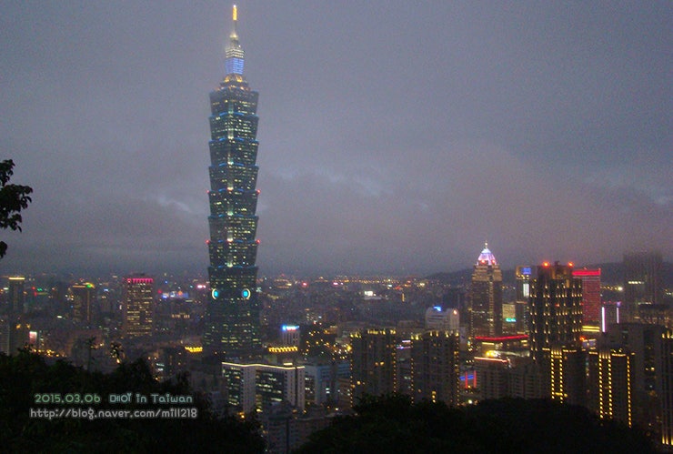 [150306 대만여행] 타이베이, 샹산 象山 야경 + 지미 달버스 Jimmy Moon Bus + 타이베이101 푸드코트 ...