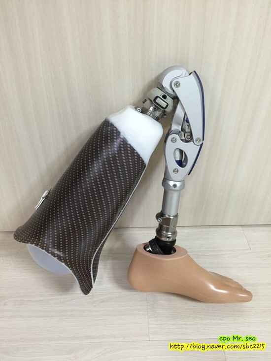 고령자에게 제작된 가벼운 경량의 3R60 PRO 대퇴의족 제작완성/의족무게/3R60가격문의/서병철의족/S&P에스앤피 의족케어센터 ...