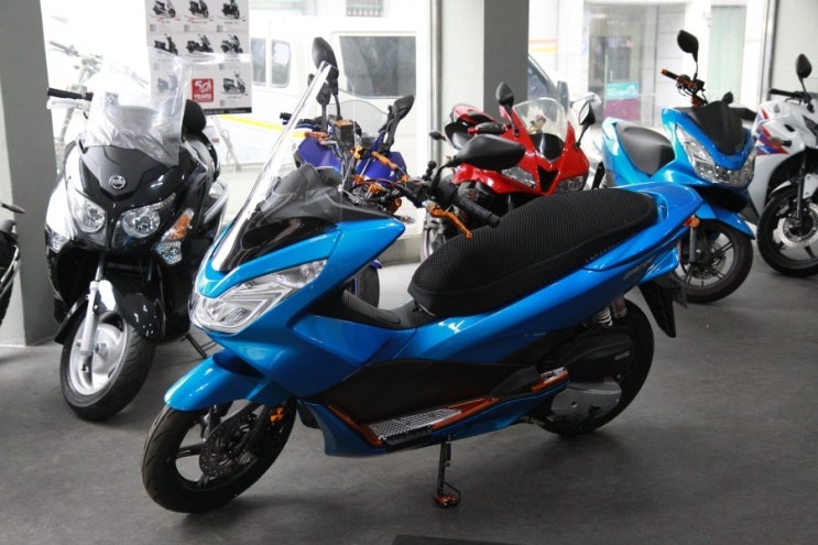PCX 125 신차 프로모션 바이커스 풀 튜닝 GIVI 스크린 윈도우 디젤 Dzell USB 충전기 광주 전남 오토바이 스쿠터 ...