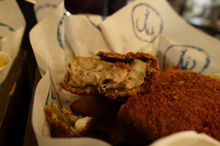 런던 여행 #9 / 런던 맛집 _ 훅 캠든, 퓨전 피시 앤 칩스 전문점 [Hook Camden] : 네이버 블로그