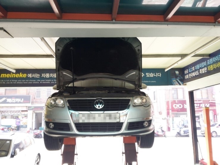 폭스바겐 파사트 Tdi 앞뒤 Ate브레이크패드교환 앞뒤 쇼바교환 And 아우디 A6 B6 오일누유 세퍼레이터교환기