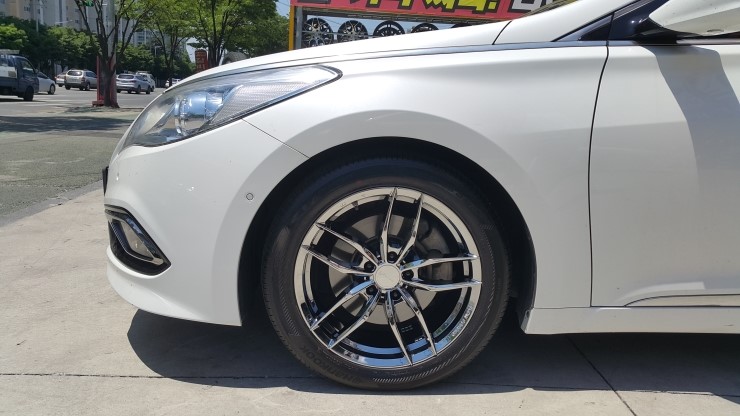 그랜져HG 18인치휠 -GTR레이싱 타입R 4 버전 18인치 크롬휠 경량휠+245 45 18 한국타이어 벤투스S2AS 4본장착 -대구휠 통큰휠타이어 : 네이버 블로그