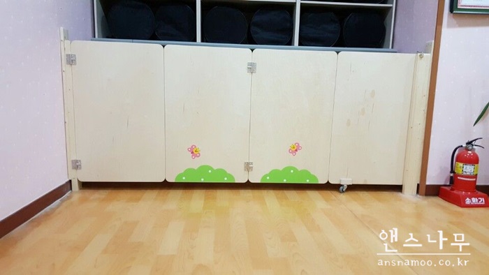 원목접이식안전문파티션안전문울타리공간분리안전문유아안전문폴딩도어애견안전문울타리앤스나무그리고안전문유아안전문유아안전가드