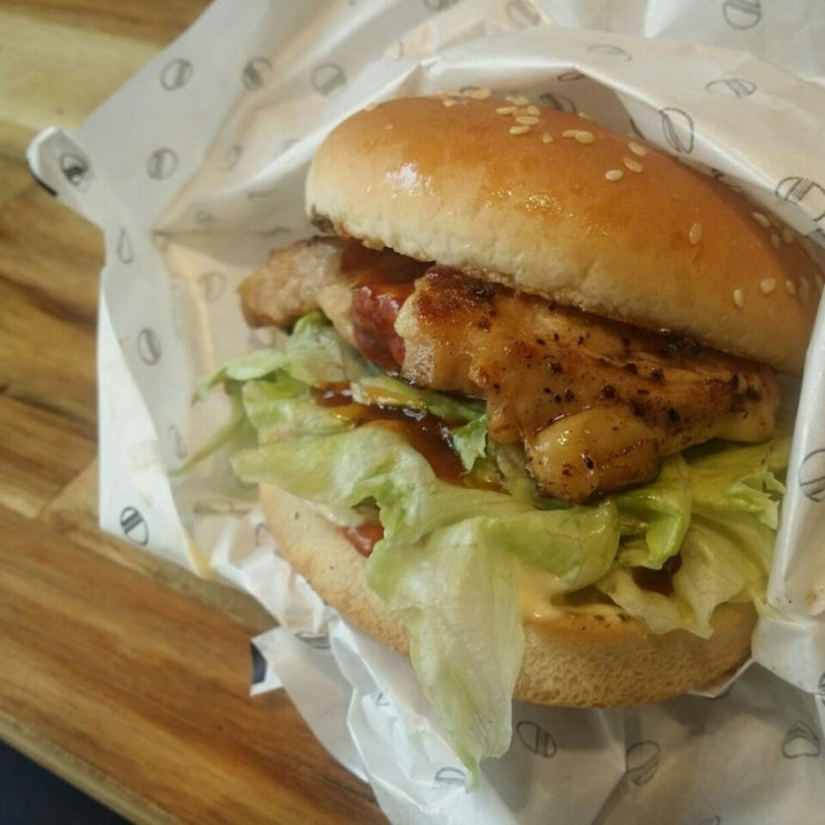 신메뉴 : 그릴드 치킨렉 버거 (Grilled chicken leg burger) : 네이버 블로그