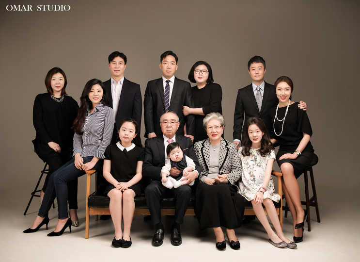강릉가족사진 오마르스튜디오 강릉인물중심사진촬영 강릉사진관 강릉가족사진전문스튜디오 강릉스튜디오 강릉커플사진
