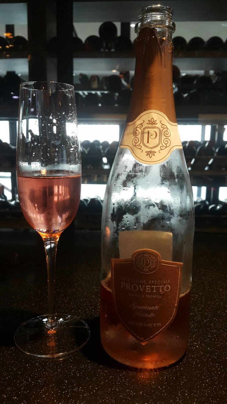 프로베토 로사토 세미-세코 [Provetto Rosato SEMI-SECCO] : 네이버 블로그
