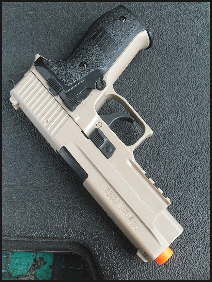[AGF/아카데미건팩토리] SIG/SAUER P226 Mk25 TAN 시그자우어 P226 탄색 : 네이버 블로그