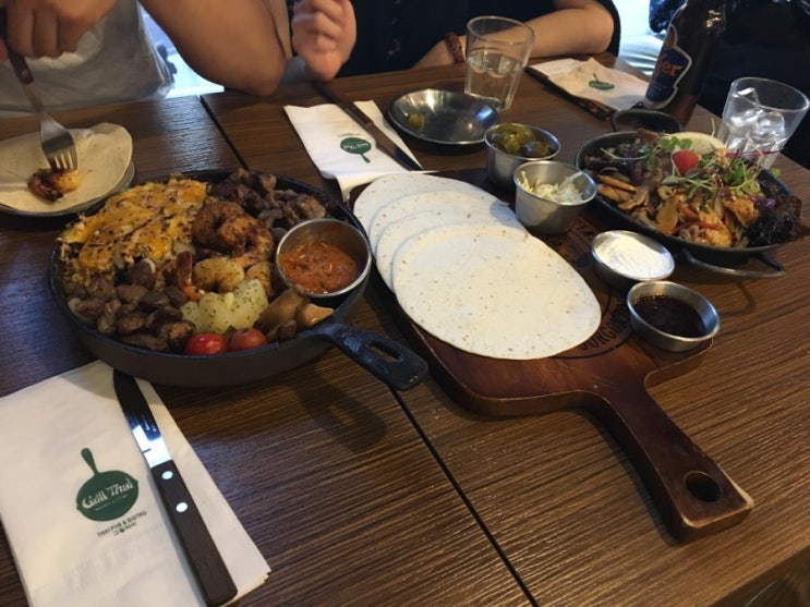 왕십리 태국 음식 그릴 타이grill Thai 누들 And 스테이크 씨푸드 팟타이 그릴 콤보 파히타 후기 네이버 블로그