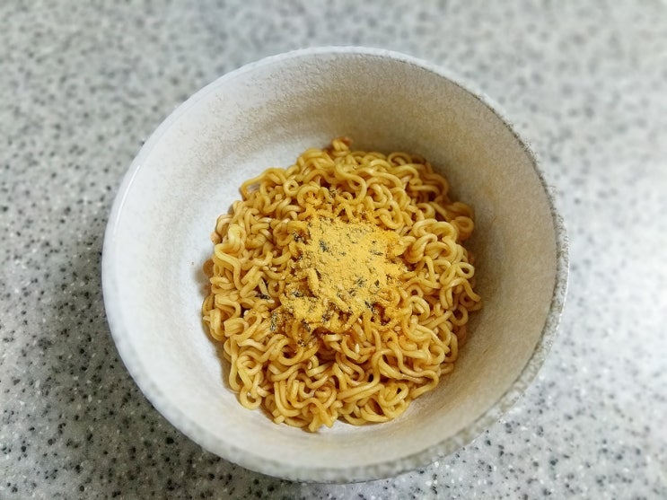 삼양 치즈불닭볶음면 큰컵 몇달만에 먹어보니 맛있네요~ 네이버 블로그