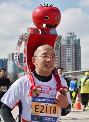 달리면서 토마토를 먹여주는 로봇, 토마탄(Tomatan) : 네이버 블로그
