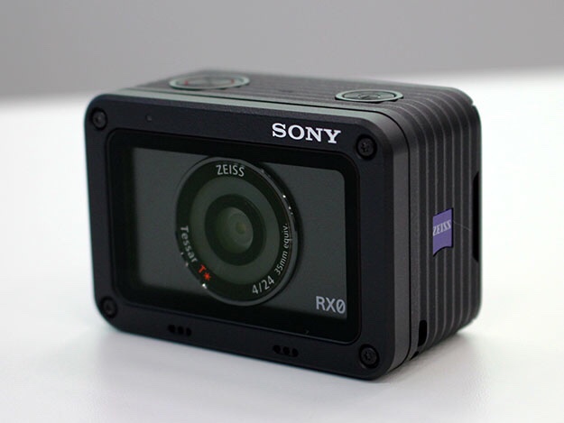 소니, 1.0형 Exmor RS CMOS센서를 탑재한 방수·소형 바디 사이버 샷 "RX 0"을 발표 (번역) : 네이버 블로그