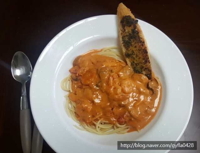매콤한 로제파스타 만들기맛있는 파스타 만들기로제파스타 레시피크림 토마토 파스타로제파스타 꿀팁 네이버 블로그