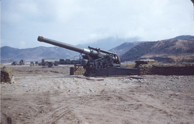 미 제 25사단 159 야전포병 대대의 240mm M1 블랙 드래건 곡사포 Korean War US Army 25 ID159 ...