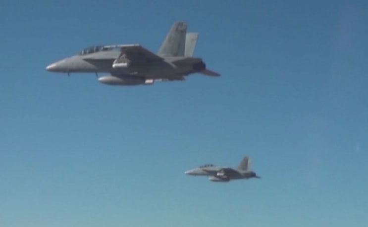 미해군, '벌떼드론' 소형무인기(micro-UAV) '페르딕스(Perdix) 집단자율비행' 시연 성공 : 네이버 블로그