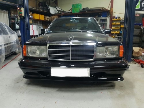 벤츠 W201 190E V8 - Evo2 바디킷 & 전체도색 작업 완성샷 : 네이버 블로그