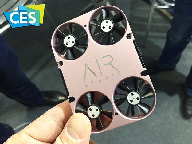 드론을 품은 스마트폰 케이스 AirSelfie 한국에서도 판매합니까? [CES2017] : 네이버 블로그