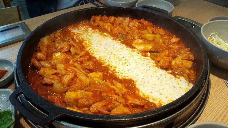 대전서구둔산동 고수닭갈비 치즈를 얹은 퓨전 닭갈비의 달달함 네이버 블로그