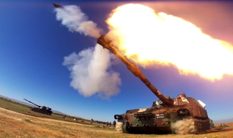 레바논군의 M 198 155mm 곡사포와 M 109 155mm 자주포 -Lebanese Armed Forces M198 ...