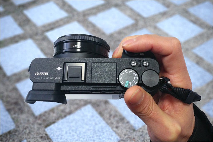 SEL20F28 (E 20mm F2.8) 펜케익렌즈 개봉기 : 네이버 블로그