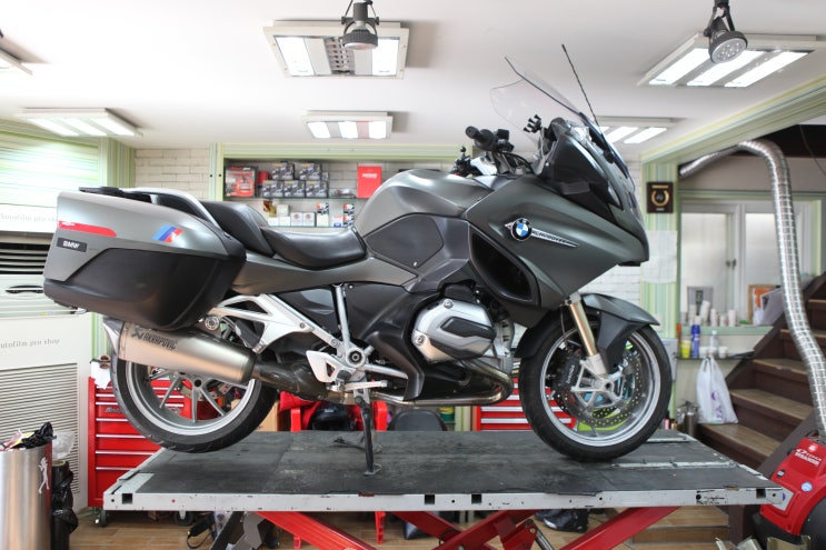 브라더모터스 Bmw 비엠 R1200rt 투어링 바이크 피렐리 엔젤st 바이크 타이어 수입 오토바이 타이어 교체 네이버 블로그