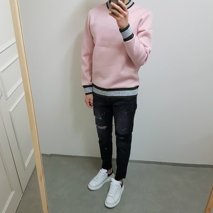 남자 배색맨투맨 코디블랙진 밑단 컷팅진알렉산더맥퀸 오버솔 스니커즈 유뱅의 데일리룩 블로그 네이버 블로그