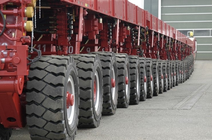 SPMT(Self Propelled Modular Transporter) vs SPT (Self Propelled ...