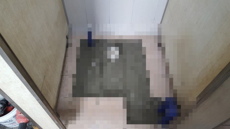 공용화장실 화변기교체 수세식양변기로 쪼그려앉는변기철거 서울 중구 남창동 양변기막힘증상으로 오수배관통수작업 양변기뚫어주는