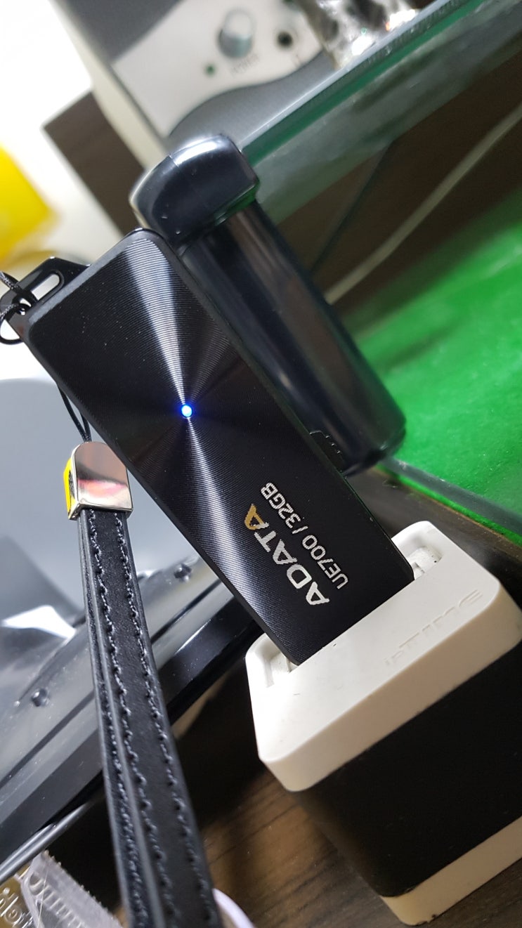 ADATA UE700, 빠른 속도를 자랑하는 MLC USB 3.0 : 네이버 블로그