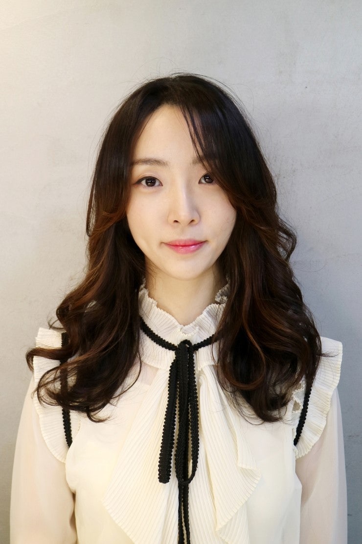 긴얼굴형 헤어스타일 굵은웨이브펌으로 미모 Up 아베다컨셉살롱상수동미용실 리파이너리 네이버 블로그