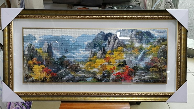 황실유럽자수 부평백운점 보석십자수 대형액자 보석십자수 액자 보석십자수 금강산도 보석십자수 인테리어 보석십자수 선물