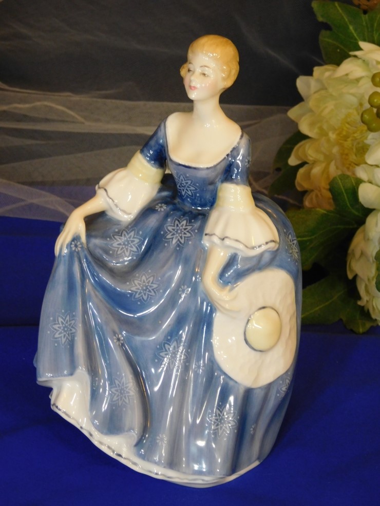 영국산 로얄덜튼 피겨린 "Hilary" HN 2335 : 네이버 블로그