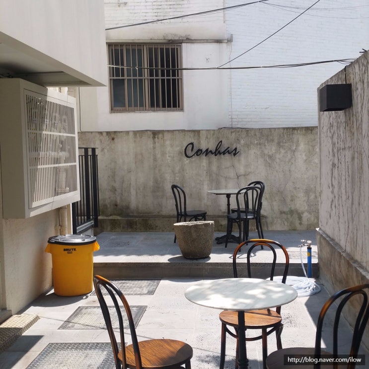 [서울 서교동] 새로운 공간, 여전한 맛 커피콘하스 Coffee Conhas : 네이버 블로그