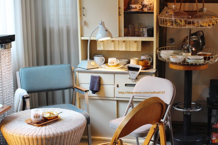 [경리단길 신상 카페] 공간이 참 예쁜 카페 미주리 (CAFE MIJURI)+ 불필요상점 : ) : 네이버 블로그