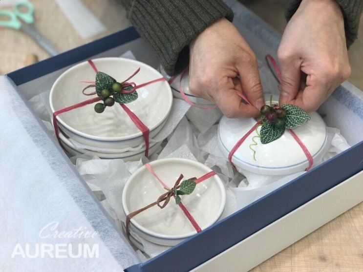 예단포장 봄기운 가득 담은 시부모님 그릇예단과 유기수저세트 예단 선물포장 네이버 블로그