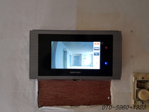 도배전 합판으로 마감해서 삼성 비디오폰 SHT-3527XM 설치, 서초동 우성5차아파트 현관 인터폰 : 네이버 블로그
