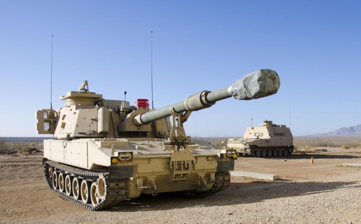 미 육군과 M109A7 자주포, M992A3 탄약 보급 장갑차 생산 계약을 체결한 'BAE Systems'사 (2017년 12월 ...