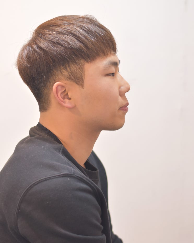 남자 짧은 머리 스타일 소프트 투블럭 댄디컷 소프트 투블럭컷 깔끔한 스타일로 사랑받는 디자인 남자 뜨는 머리 By네이버