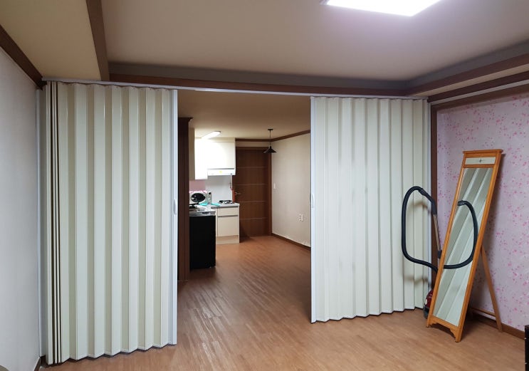 아산자바라 영인면 빌라 거실 주방분리 홀딩도어설치 : 네이버 블로그