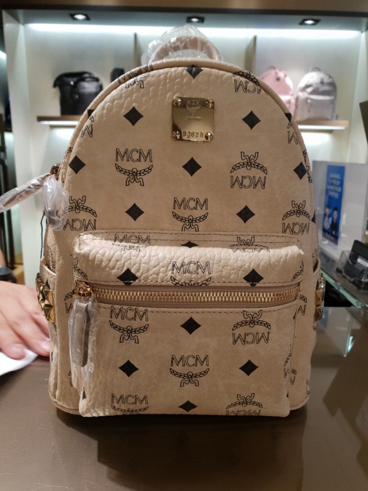 MCM백팩 MCM가방 면세점 선물 받았어요 :) : 네이버 블로그