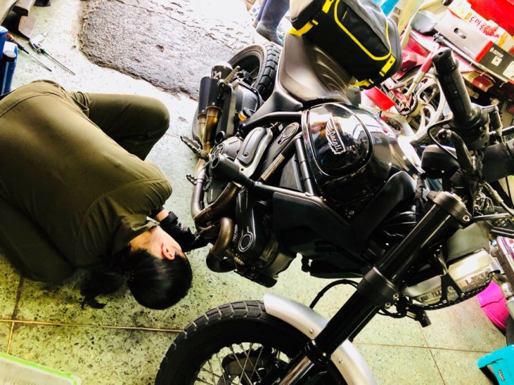 자가정비_Ducati_EngineOil & Filter Change : 네이버 블로그