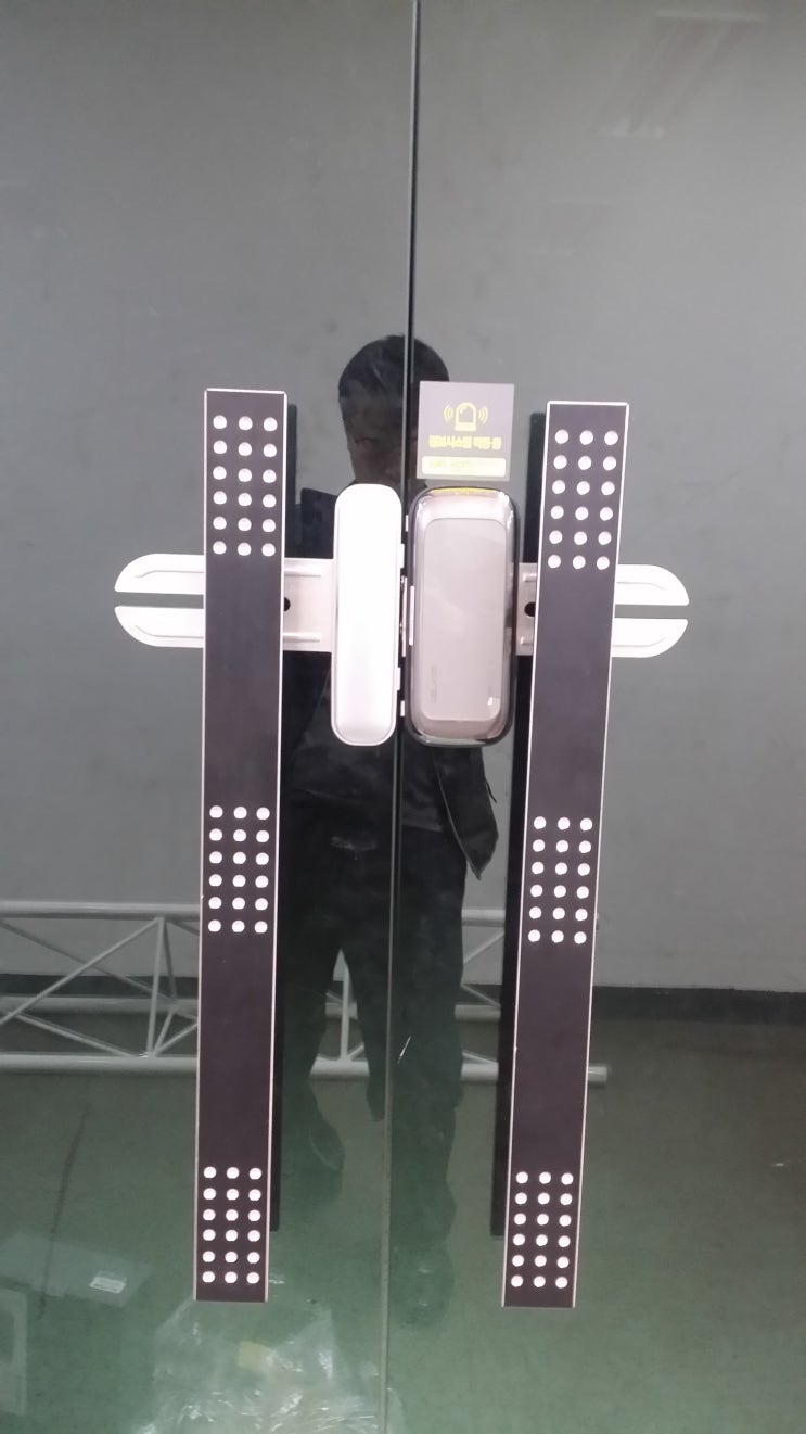 금천구 시흥동 구로구 구로동 가산디지털단지역 대륭테크노밸리디지털도어락 설치 독산동 시티렉스2층 강화유리문 디지털키 설치