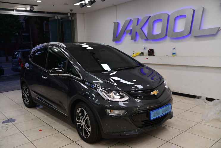 쉐보레 볼트EV V-KOOL K 썬팅 시공 및 뷰게라 블랙박스 VG-900V2 장착 : 네이버 블로그