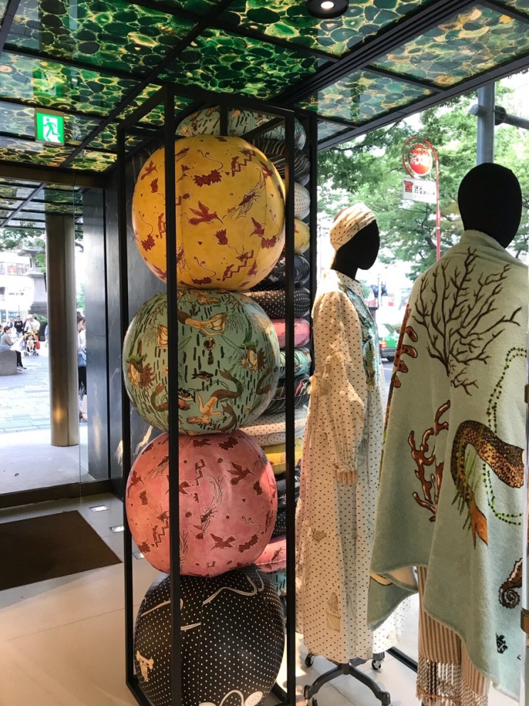 [Tokyo] 오모테산도 로에베, 메종마르지엘라, 샤넬 매장 : 네이버 블로그