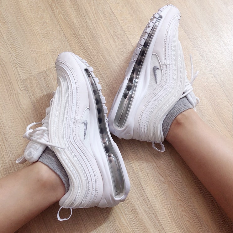 여자운동화 나이키 에어맥스97 GS 트리플화이트 NIKE AIR MAX97 921522-100 아니타스 구매후기 착용사진 ...