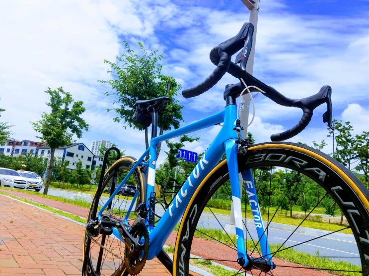 팩터 O2 Team AG2R 에디션 출고 &조립! - 대구 로드바이크 전문점 영바이크 : 네이버 블로그
