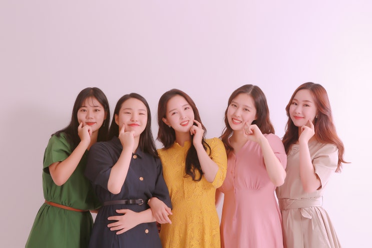 산본이미지사진 자연스럽게 잘나오는사진관산본여자우정사진 이보다더 예쁘게 있기없기 여자우정시밀러룩 입고 산본사진관 원플에서 우정