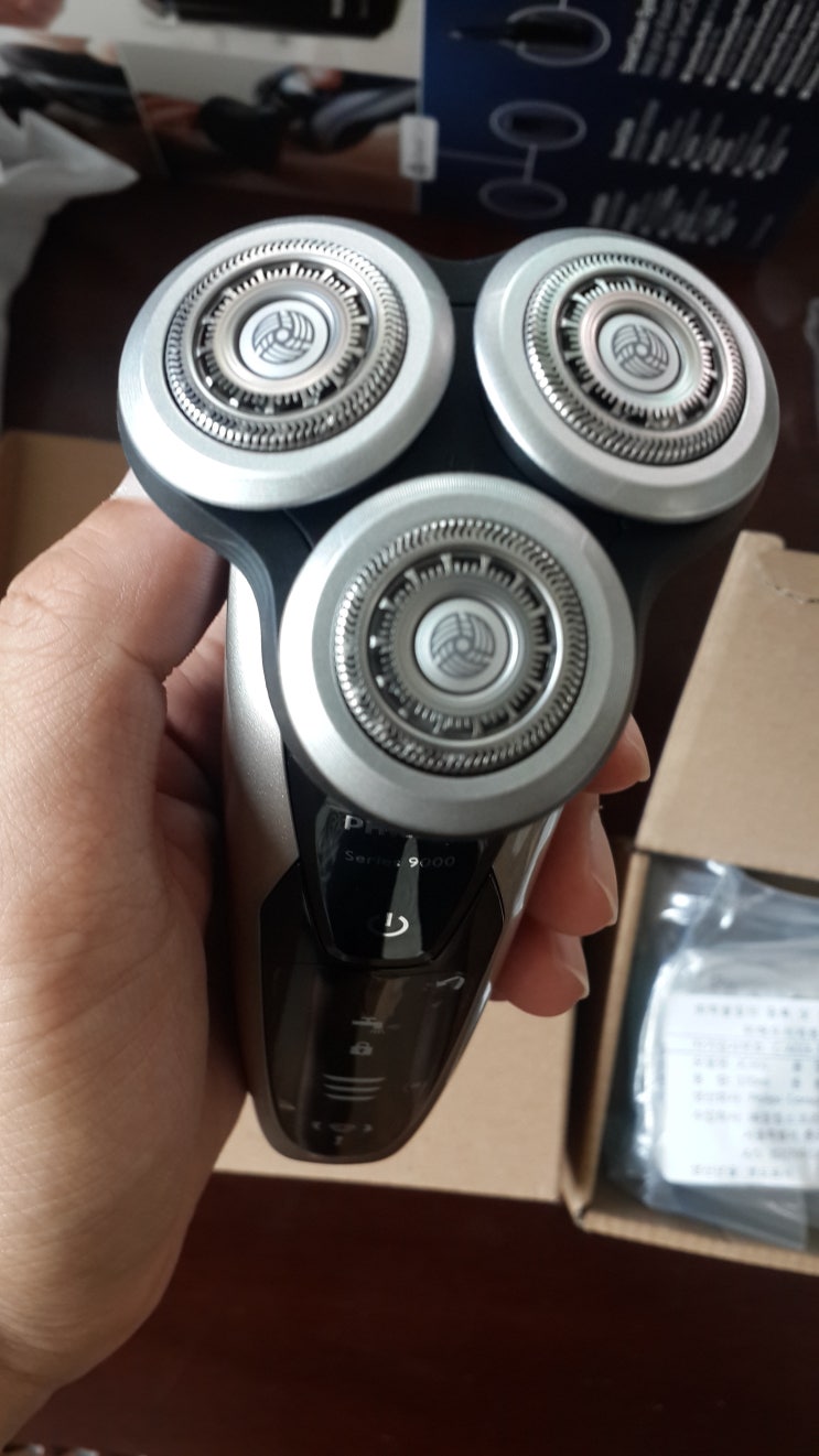 (필립스) PHILIPS 9000시리즈 전기면도기 S9041/37 리얼리뷰 : 네이버 블로그