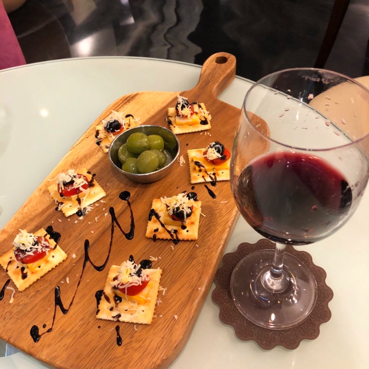 [사당] 브런치부터 와인까지 가능한 사당역 카페 버즈팜(Buzz Farm) : 네이버 블로그