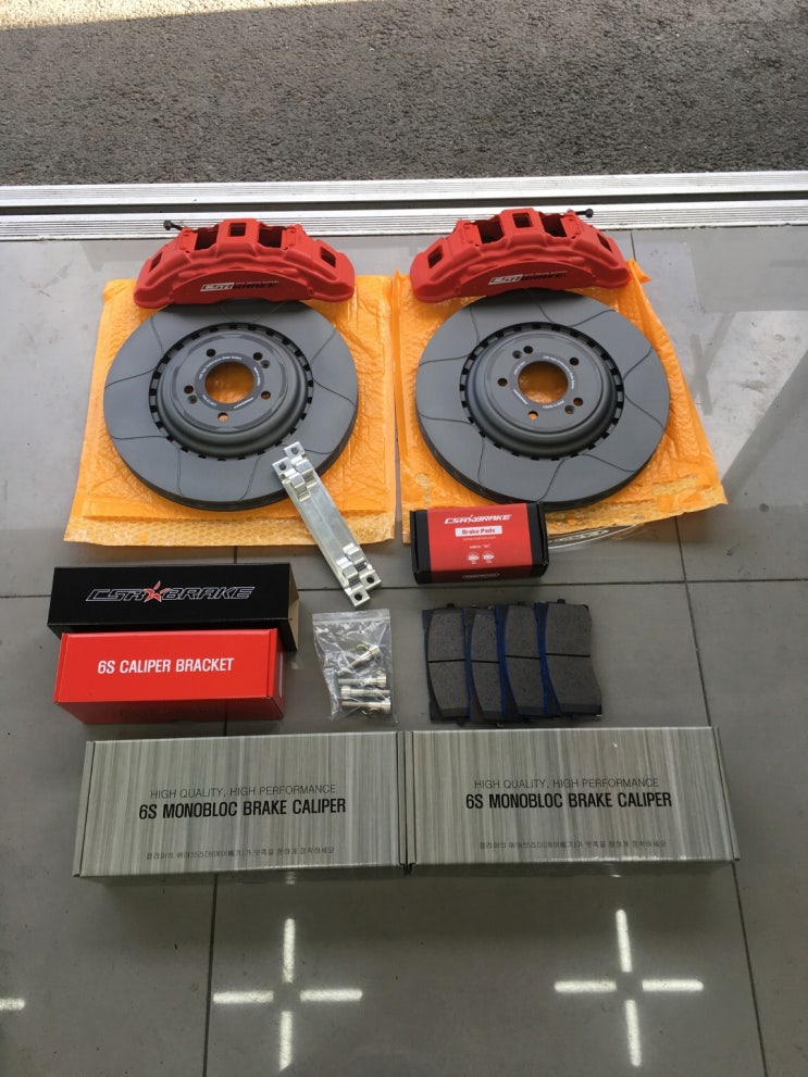 CSR 6S 2018년 신형 브레이크 튜닝, 디스크로터 360mm, 380mm, 400mm 선택 가능, 국산차 수입차 전 차종 장착 가능, 무상 AS 1년 보증. 부천 인천 ...